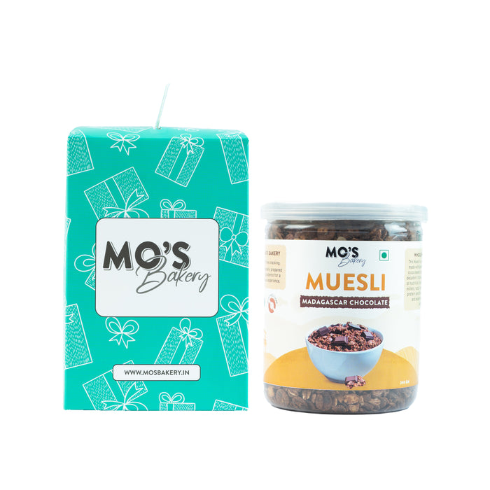 Premium Green Gift Box | Madagascar Chocolate Muesli — Mo's Bakery